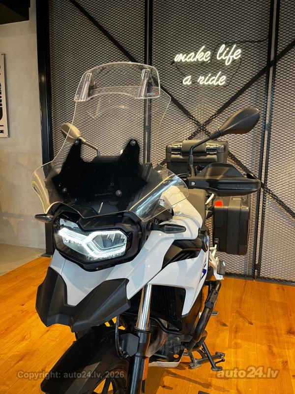 White BMW F 800GS 2024 in Tallinn, with an engine capacity of 0.90 L and mileage of 16 thousand km for 11900 €, photo 7 on AUTOMOTO.COM.LV