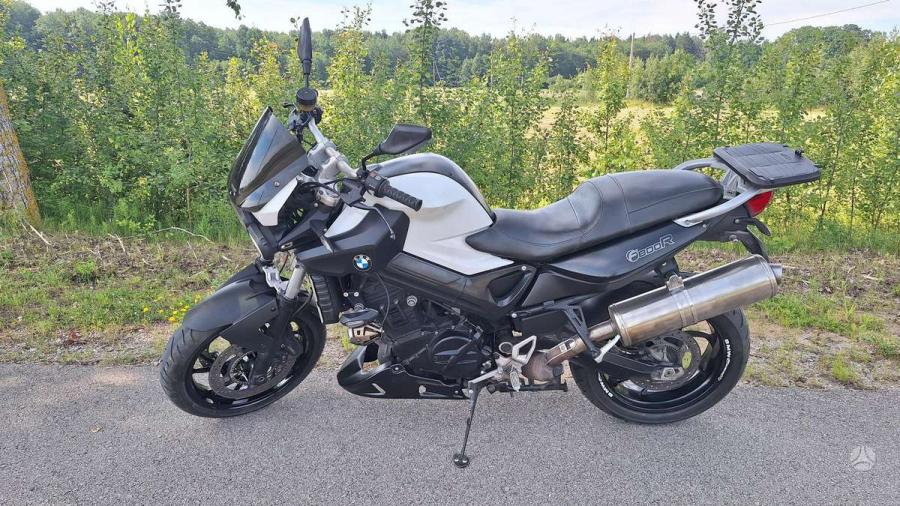 Черный БМВ F 800R 2011 в Каунас, объемом двигателя 0.80 л и пробегом 62 тыс. км за 2600 €, фото 1 на AUTOMOTO.COM.LV