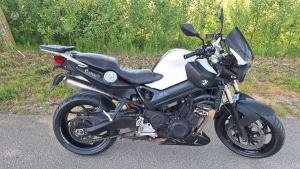 Черный БМВ F 800R 2011 в Каунас, объемом двигателя 0.80 л и пробегом 62 тыс. км за 2600 €, фото 4 на AUTOMOTO.COM.LV