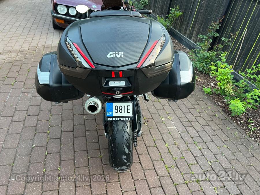Черный БМВ F 800R 2011 в Таллин, объемом двигателя 0.00 л и пробегом 0 тыс. км за 4000 €, фото 14 на AUTOMOTO.COM.LV