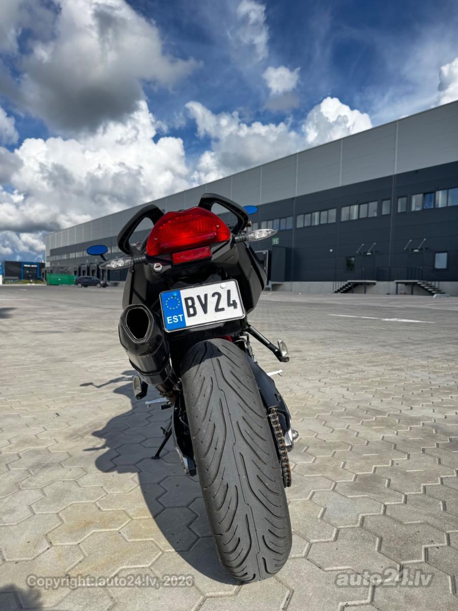 Melns BMW F 800R 2012 Tallina, ar dzinēja tilpumu 0.80 L un nobraukumu 40 tūkst. km par 4900 €, foto 6 vietnē AUTOMOTO.COM.LV