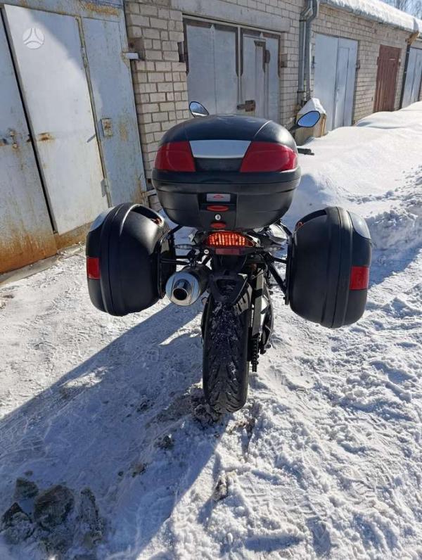 BMW F 800R 2010 in Panevezys, with an engine capacity of 0.80 L and mileage of 61 thousand km for 3300 €, photo 3 on AUTOMOTO.COM.LV