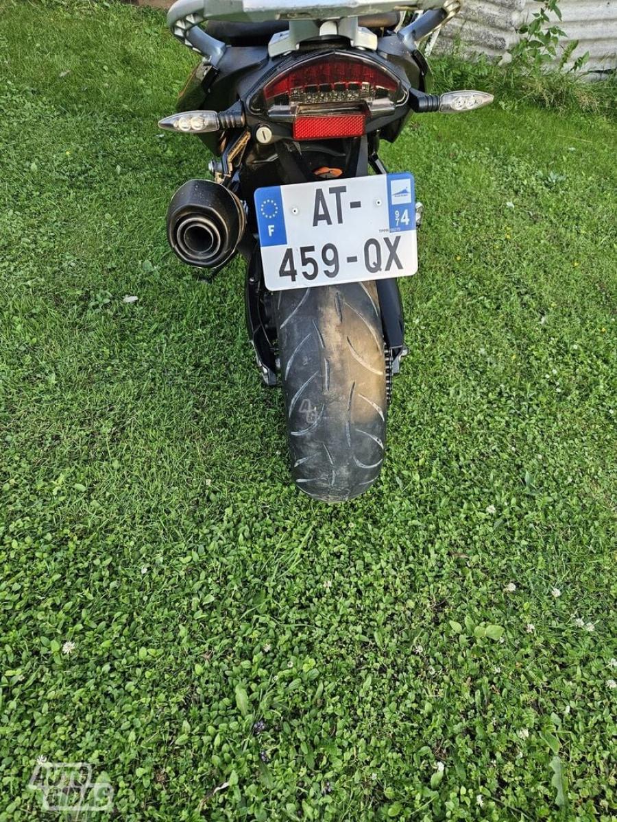 BMW F 800R 2010 in Vilnius, with an engine capacity of 0.00 L and mileage of 0 thousand km for 1100 €, photo 5 on AUTOMOTO.COM.LV