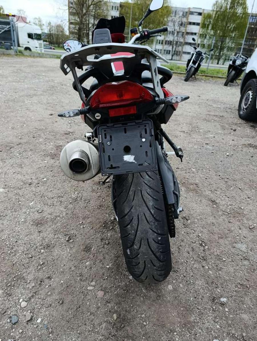 BMW F 800R 2013 in Vievis, with an engine capacity of 0.80 L and mileage of 20 thousand km for 2700 €, photo 7 on AUTOMOTO.COM.LV
