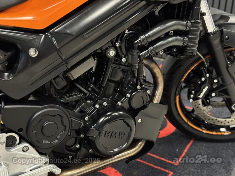 Orange BMW F 800R 2009 in Tallinn, with an engine capacity of 0.80 L and mileage of 29 thousand km for 2999 €, photo 6 on AUTOMOTO.COM.LV
