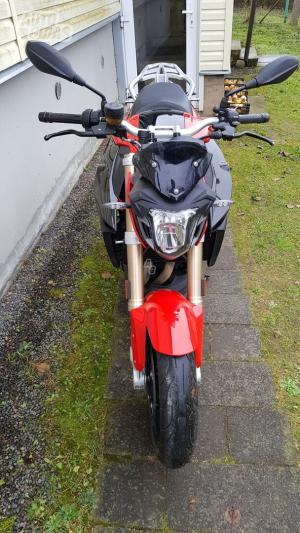 Red BMW F 800R 2019 in Vilnius, with an engine capacity of 0.80 L and mileage of 32 thousand km for 4700 €, photo 4 on AUTOMOTO.COM.LV