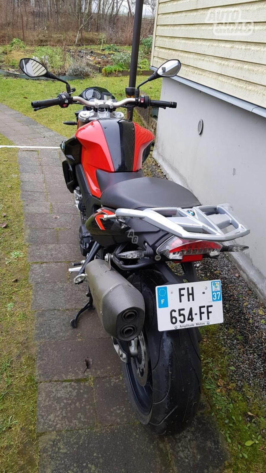 Red BMW F 800R 2019 in Vilnius, with an engine capacity of 0.80 L and mileage of 32 thousand km for 4700 €, photo 6 on AUTOMOTO.COM.LV