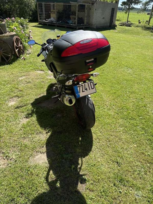Серый БМВ F 800S 2007 в Биржай, объемом двигателя 0.80 л и пробегом 48 тыс. км за 2650 €, фото 2 на AUTOMOTO.COM.LV