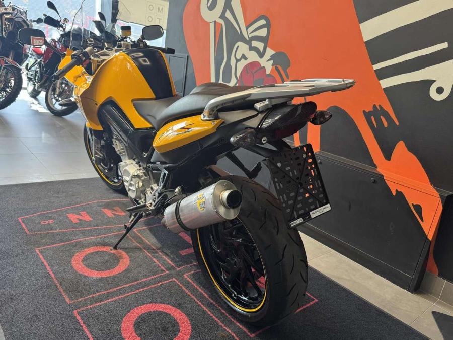 Желтый БМВ F 800S 2006 в Вильнюс, объемом двигателя 0.80 л и пробегом 56 тыс. км за 2299 €, фото 4 на AUTOMOTO.COM.LV