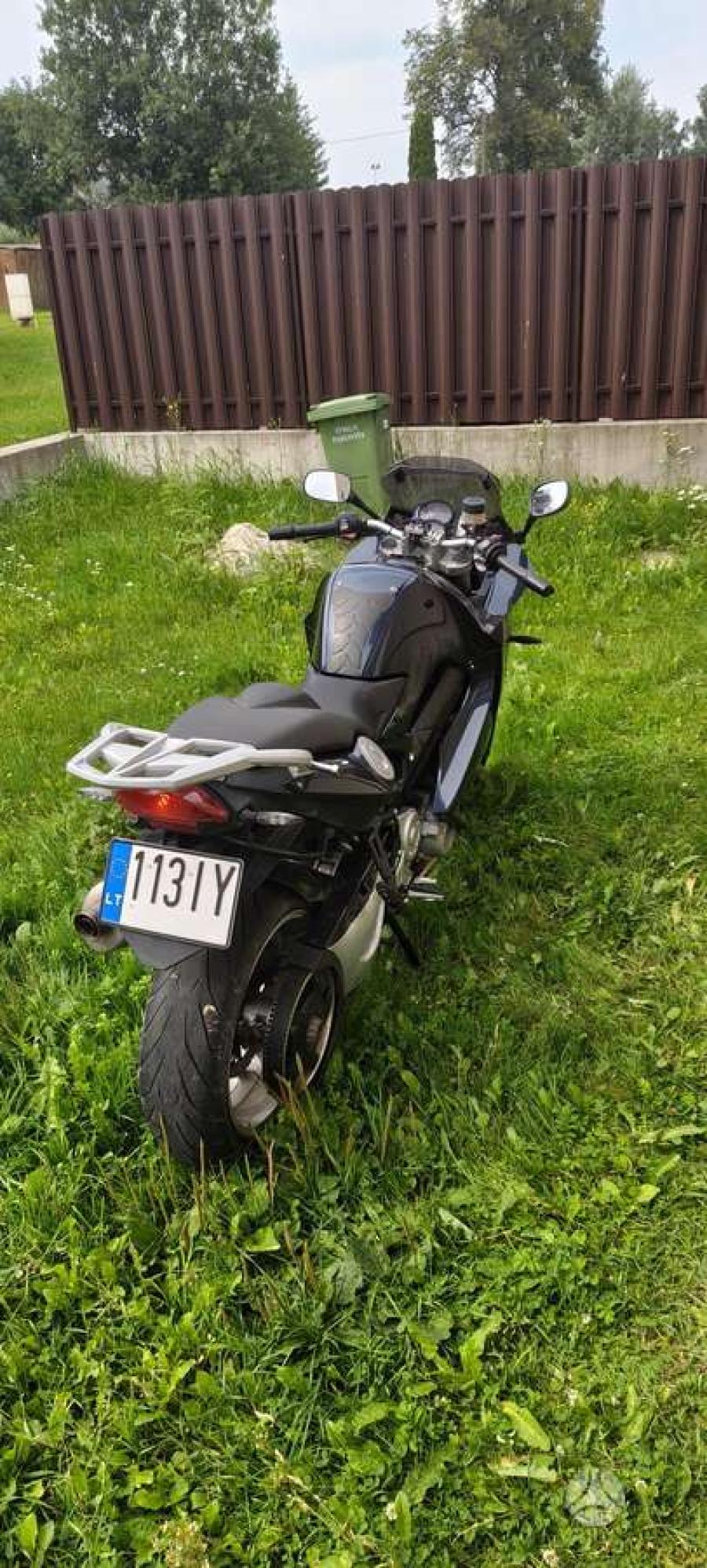 Zils BMW F 800ST 2009 Viļņa, ar dzinēja tilpumu 0.80 L un nobraukumu 85 tūkst. km par 2100 €, foto 3 vietnē AUTOMOTO.COM.LV