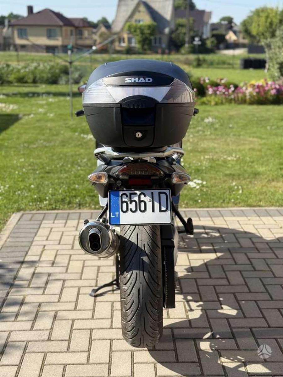 Grey BMW F 800ST 2007 in Kursenai, with an engine capacity of 0.80 L and mileage of 37 thousand km for 2400 €, photo 5 on AUTOMOTO.COM.LV