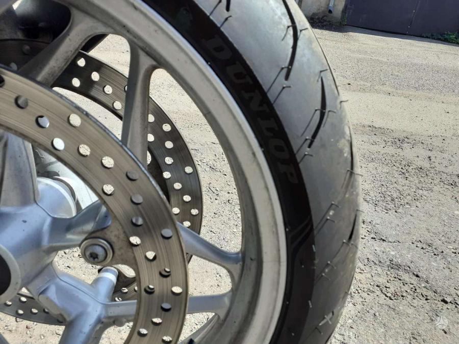 Pelēks BMW F 800ST 2009 Panevēža, ar dzinēja tilpumu 0.80 L un nobraukumu 42 tūkst. km par 2600 €, foto 6 vietnē AUTOMOTO.COM.LV