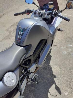 Pelēks BMW F 800ST 2009 Panevēža, ar dzinēja tilpumu 0.80 L un nobraukumu 42 tūkst. km par 2600 €, foto 9 vietnē AUTOMOTO.COM.LV