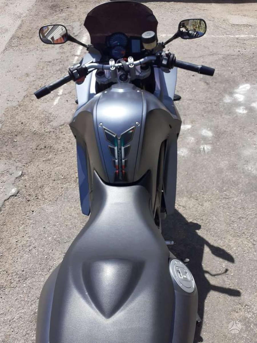 Pelēks BMW F 800ST 2009 Panevēža, ar dzinēja tilpumu 0.80 L un nobraukumu 42 tūkst. km par 2600 €, foto 12 vietnē AUTOMOTO.COM.LV