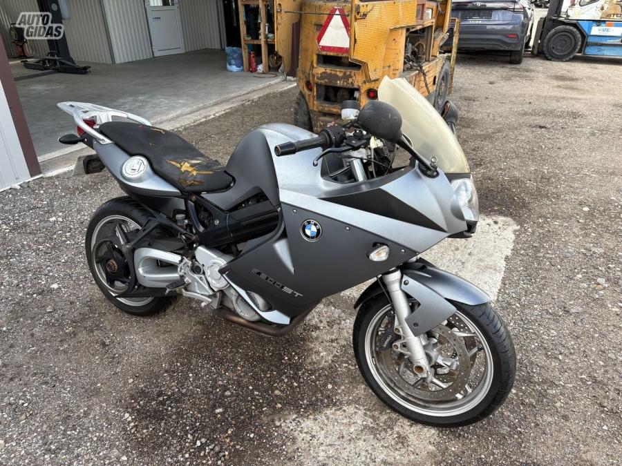 BMW F 800ST 2006 in Kelme, with an engine capacity of 0.80 L and mileage of 70 thousand km for 1130 €, photo 1 on AUTOMOTO.COM.LV