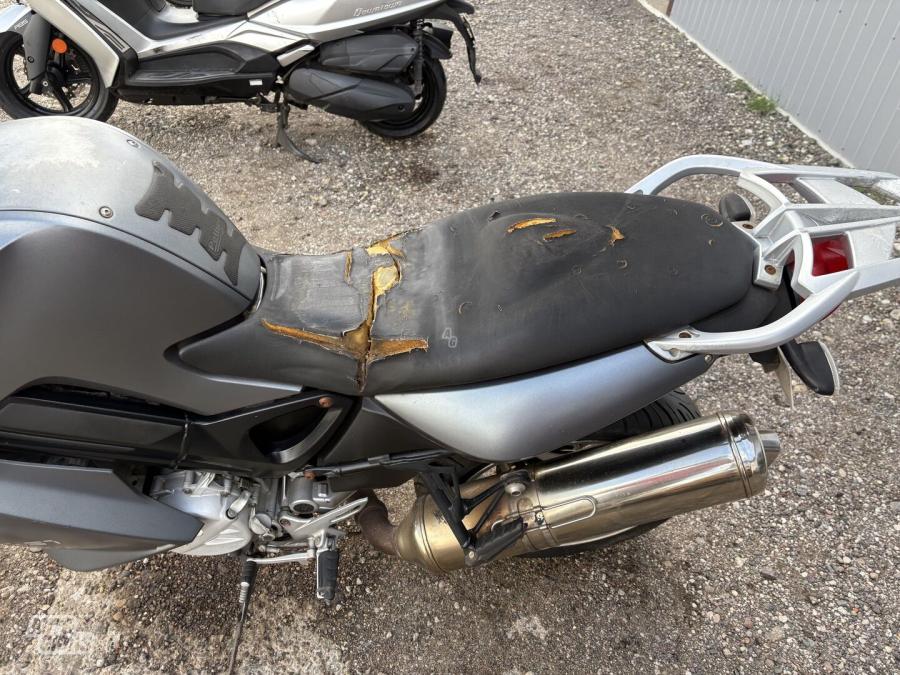 BMW F 800ST 2006 in Kelme, with an engine capacity of 0.80 L and mileage of 70 thousand km for 1130 €, photo 11 on AUTOMOTO.COM.LV