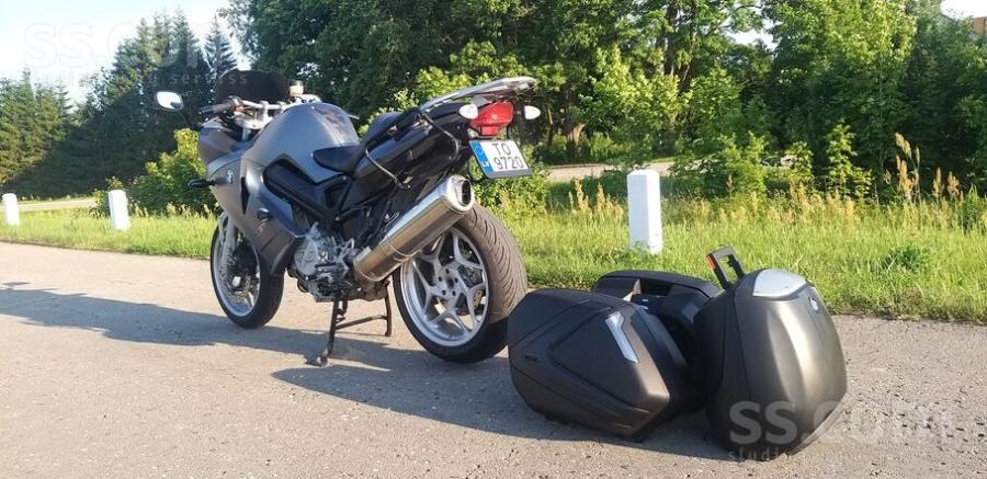 BMW F 800ST 2007 in Aizkraukle, with an engine capacity of 0.80 L and mileage of 0 thousand km for 3200 €, photo 8 on AUTOMOTO.COM.LV