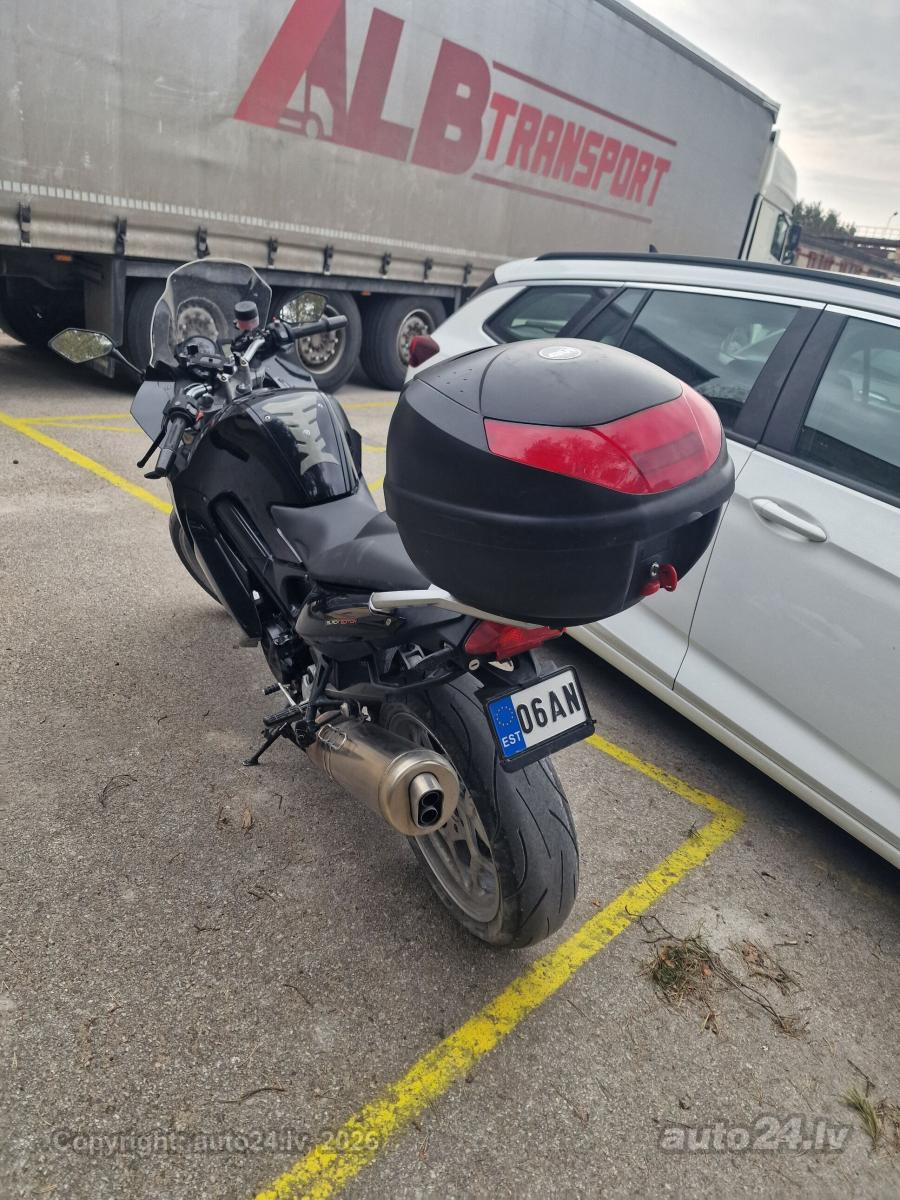BMW F 800ST 2008 in Tallinn, with an engine capacity of 0.80 L and mileage of 46 thousand km for 2499 €, photo 8 on AUTOMOTO.COM.LV