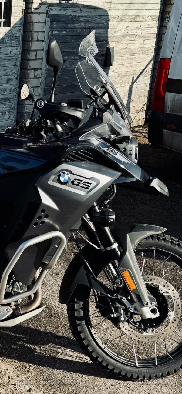 Black BMW F 850GS Adventure 2022 in Keila, with an engine capacity of 0.85 L and mileage of 23 thousand km for 13900 €, photo 4 on AUTOMOTO.COM.LV