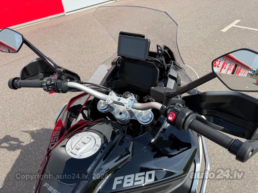 Black BMW F 850GS Adventure 2023 in Tallinn, with an engine capacity of 0.85 L and mileage of 1 thousand km for 13750 €, photo 8 on AUTOMOTO.COM.LV
