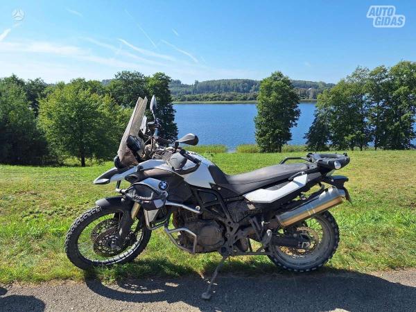 Белый БМВ F 850GS Adventure 2013 в Каунас, объемом двигателя 0.80 л и пробегом 113 тыс. км за 5700 €, фото 1 на AUTOMOTO.COM.LV