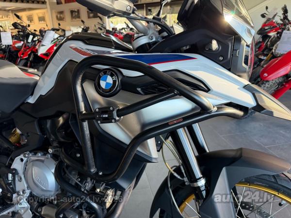 White BMW F 850GS Adventure 2018 in Tallinn, with an engine capacity of 0.85 L and mileage of 40 thousand km for 8490 €, photo 5 on AUTOMOTO.COM.LV
