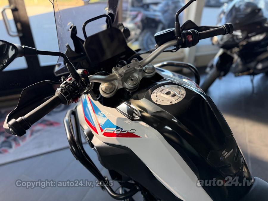 White BMW F 850GS Adventure 2018 in Tallinn, with an engine capacity of 0.85 L and mileage of 40 thousand km for 8490 €, photo 19 on AUTOMOTO.COM.LV