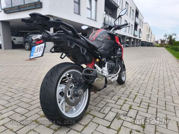 Melns BMW F 900R 2021 Tallina, ar dzinēja tilpumu 0.90 L un nobraukumu 49 tūkst. km par 6500 €, foto 2 vietnē AUTOMOTO.COM.LV