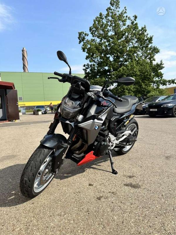 Черный БМВ F 900R 2021 в Алитус, объемом двигателя 0.90 л и пробегом 19 тыс. км за 6900 €, фото 3 на AUTOMOTO.COM.LV