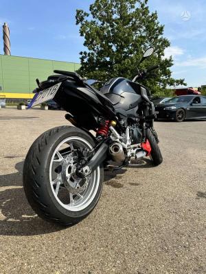 Черный БМВ F 900R 2021 в Алитус, объемом двигателя 0.90 л и пробегом 19 тыс. км за 6900 €, фото 5 на AUTOMOTO.COM.LV