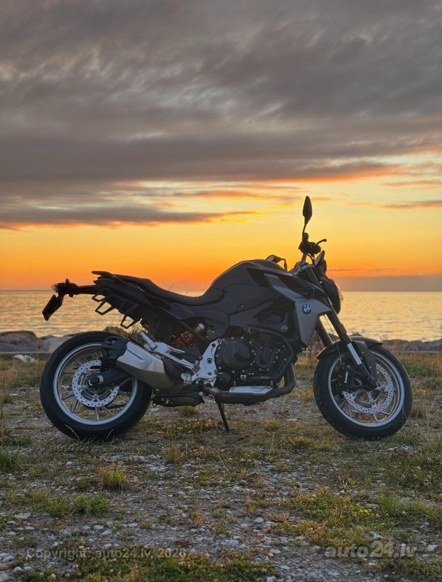 Black BMW F 900R 2022 in Tallinn, with an engine capacity of 0.90 L and mileage of 1 thousand km for 9100 €, photo 3 on AUTOMOTO.COM.LV