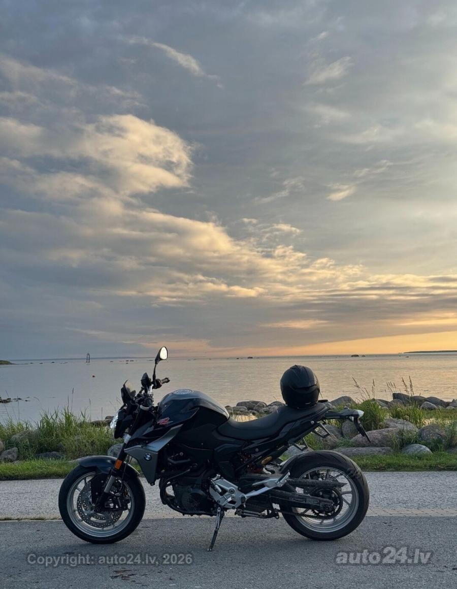 Black BMW F 900R 2022 in Tallinn, with an engine capacity of 0.90 L and mileage of 1 thousand km for 9100 €, photo 4 on AUTOMOTO.COM.LV