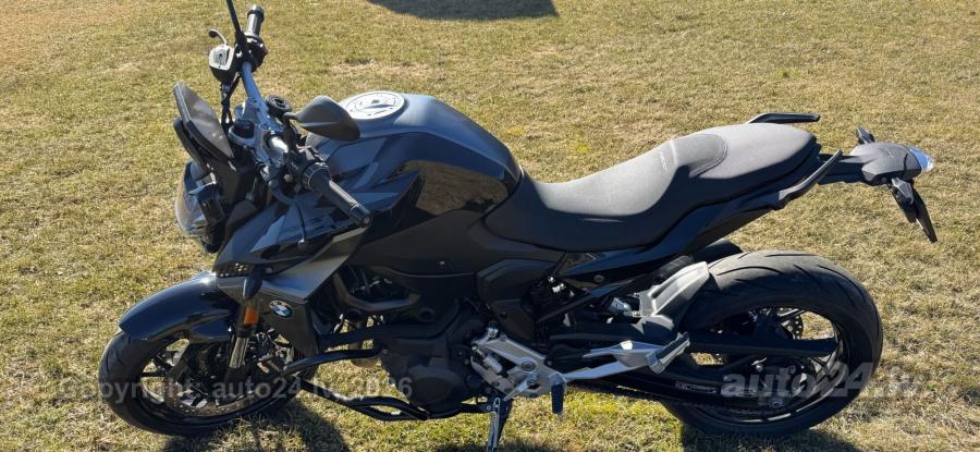 Черный БМВ F 900R 2025 в Хаапсалу, объемом двигателя 0.90 л и пробегом 2 тыс. км за 8250 €, фото 3 на AUTOMOTO.COM.LV