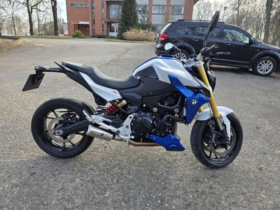 Blue BMW F 900R 2022 in Telschi, with an engine capacity of 0.90 L and mileage of 6 thousand km for 7000 €, photo 3 on AUTOMOTO.COM.LV