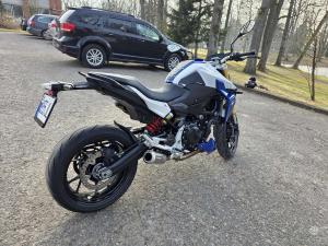Blue BMW F 900R 2022 in Telschi, with an engine capacity of 0.90 L and mileage of 6 thousand km for 7000 €, photo 4 on AUTOMOTO.COM.LV