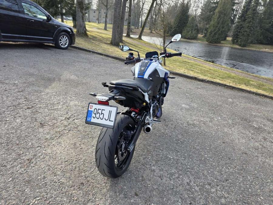 Blue BMW F 900R 2022 in Telschi, with an engine capacity of 0.90 L and mileage of 6 thousand km for 7000 €, photo 5 on AUTOMOTO.COM.LV