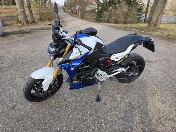 Blue BMW F 900R 2022 in Telschi, with an engine capacity of 0.90 L and mileage of 6 thousand km for 7000 €, photo 5 on AUTOMOTO.COM.LV