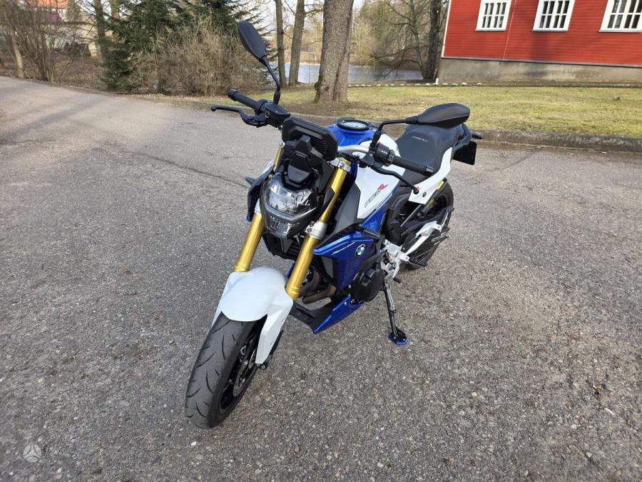 Blue BMW F 900R 2022 in Telschi, with an engine capacity of 0.90 L and mileage of 6 thousand km for 7000 €, photo 7 on AUTOMOTO.COM.LV