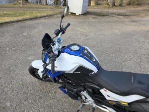 Blue BMW F 900R 2022 in Telschi, with an engine capacity of 0.90 L and mileage of 6 thousand km for 7000 €, photo 8 on AUTOMOTO.COM.LV