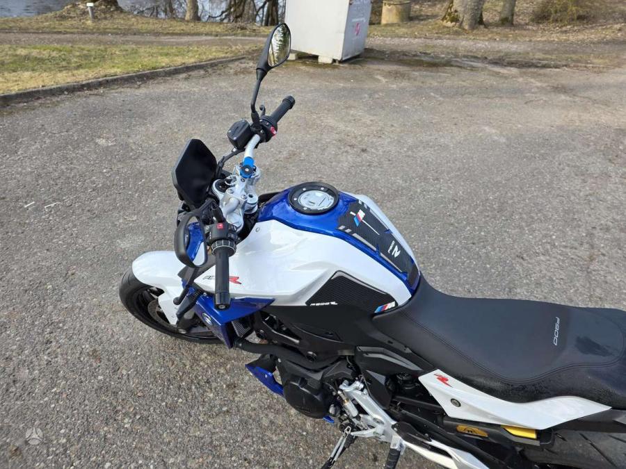 Blue BMW F 900R 2022 in Telschi, with an engine capacity of 0.90 L and mileage of 6 thousand km for 7000 €, photo 8 on AUTOMOTO.COM.LV