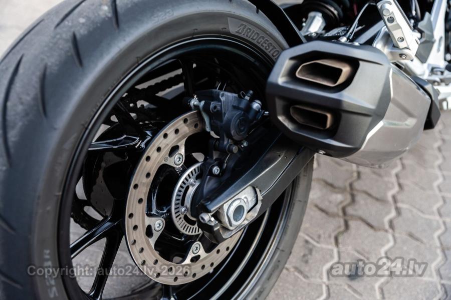 Zils BMW F 900R 2023 Rīga, ar dzinēja tilpumu 0.90 L un nobraukumu 11 tūkst. km par 6900 €, foto 8 vietnē AUTOMOTO.COM.LV
