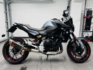 Zils BMW F 900R 2023 Viļņa, ar dzinēja tilpumu 0.90 L un nobraukumu 14 tūkst. km par 7200 €, foto  vietnē AUTOMOTO.COM.LV