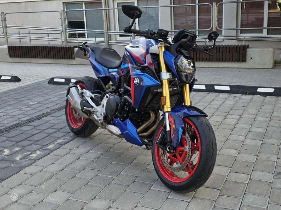 Zils BMW F 900R 2024 Ukmergė, ar dzinēja tilpumu 0.90 L un nobraukumu 2 tūkst. km par 8100 €, foto 4 vietnē AUTOMOTO.COM.LV
