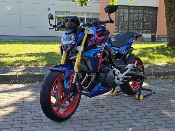 Синий БМВ F 900R 2025 в Укмерге, объемом двигателя 0.90 л и пробегом 2 тыс. км за 9200 €, фото 3 на AUTOMOTO.COM.LV