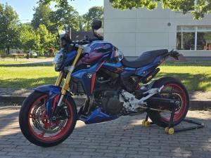Синий БМВ F 900R 2025 в Укмерге, объемом двигателя 0.90 л и пробегом 2 тыс. км за 9200 €, фото 5 на AUTOMOTO.COM.LV