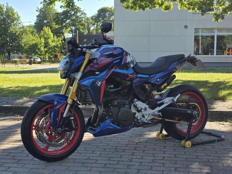 Синий БМВ F 900R 2025 в Укмерге, объемом двигателя 0.90 л и пробегом 2 тыс. км за 9200 €, фото 5 на AUTOMOTO.COM.LV