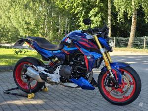 Синий БМВ F 900R 2025 в Укмерге, объемом двигателя 0.90 л и пробегом 2 тыс. км за 9200 €, фото 8 на AUTOMOTO.COM.LV