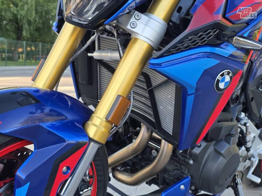 Blue BMW F 900R 2025 in Ukmerge, with an engine capacity of 0.90 L and mileage of 2 thousand km for 8500 €, photo 6 on AUTOMOTO.COM.LV