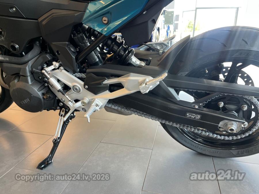 Blue BMW F 900R 2026 in Tartu, with an engine capacity of 0.90 L and mileage of 0 thousand km for 9900 €, photo 13 on AUTOMOTO.COM.LV