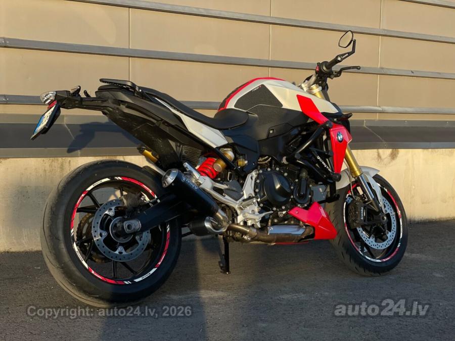 Grey BMW F 900R 2020 in Tallinn, with an engine capacity of 0.90 L and mileage of 23 thousand km for 7770 €, photo 7 on AUTOMOTO.COM.LV